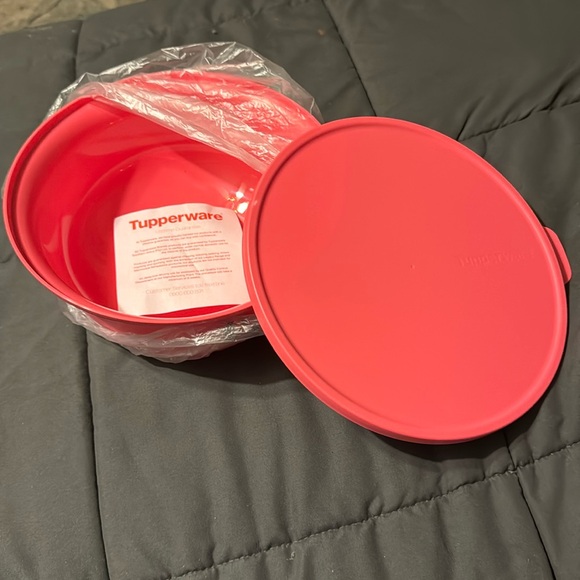 Tupperware | Dining | Nwt Tupperware 2 L8 34 Bowl And Lid Set | Poshmark